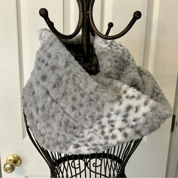Accessories | Faux Fur Infinity Neck Scarf For Winter Warmth Gray And Cream With Animal Spots ...